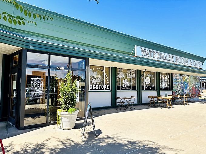 The turquoise facade is the literary equivalent of a lighthouse&mdash;beckoning bibliophiles from miles around.