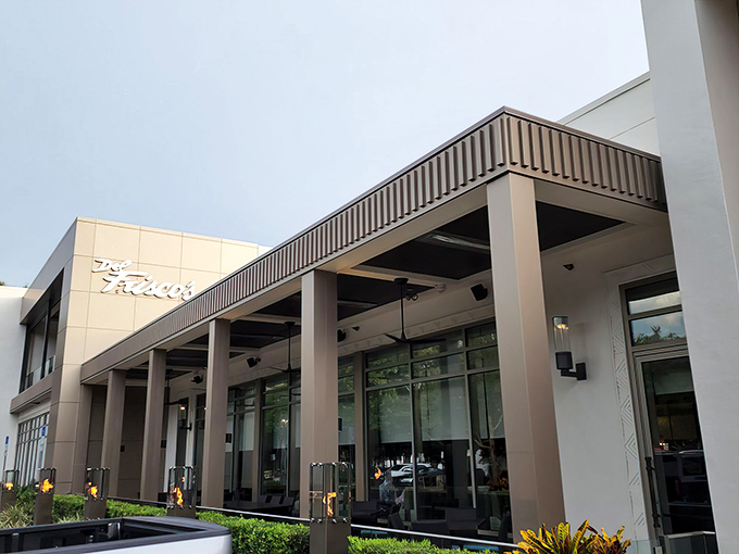 The understated exterior of Del Frisco's belies the carnivorous cathedral waiting inside. Like finding a Rolex in a paper bag.