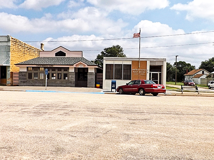 Main Street simplicity with a side of Americana. Lucas's post office and storefronts stand as humble sentinels to the extraordinary creativity that flourishes behind these unassuming facades.