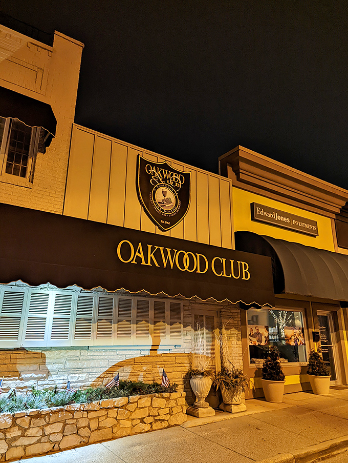 The classic fa&ccedil;ade of the Oakwood Club stands proudly in Dayton, like that friend who never changes but you wouldn't want them to anyway.