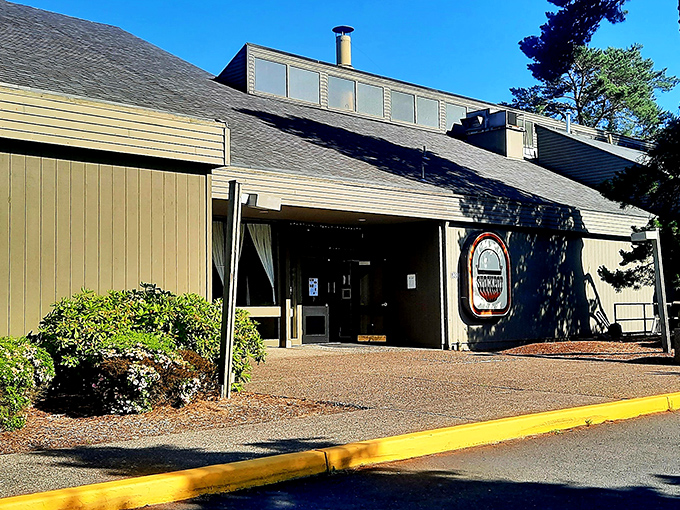 1. the prime rib at this oregon restaurant is so good, you&rsquo;ll dream about it all week
