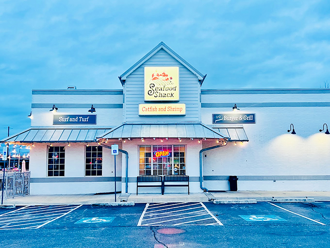 The unassuming exterior of Seafood Shack in Marion, Arkansas, proves once again that culinary treasures often hide in plain sight, waiting for adventurous eaters to discover them.