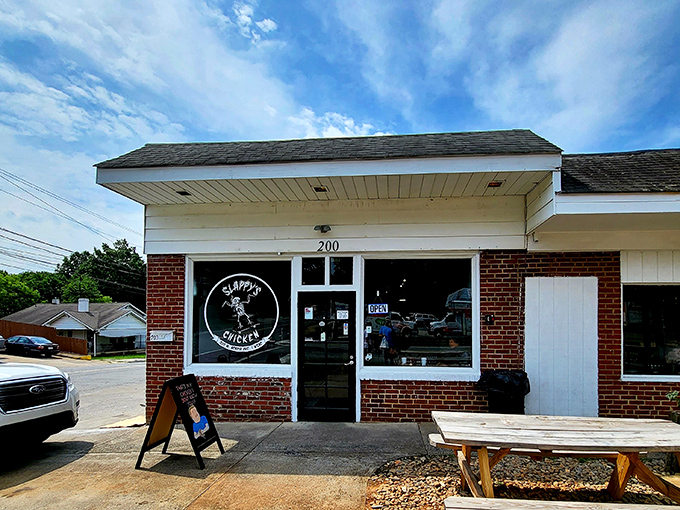 The unassuming exterior of Slappy's Chicken might fool you, but culinary miracles happen behind that modest brick fa&ccedil;ade.