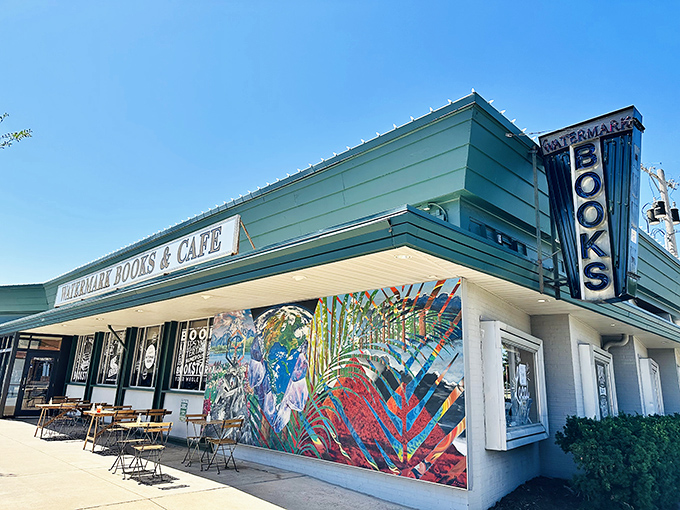 The turquoise facade is the literary equivalent of a lighthouse&mdash;beckoning bibliophiles from miles around.