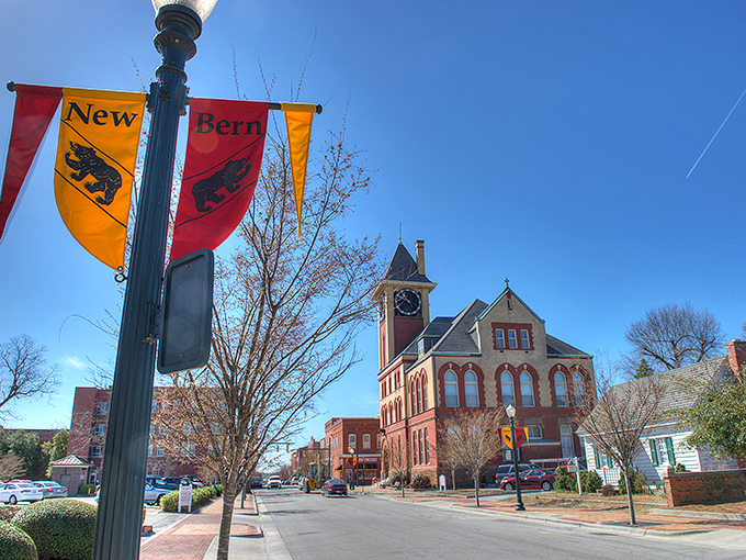 Downtown New Bern stretches before you like a Norman Rockwell painting that somehow installed modern plumbing and decent coffee shops.