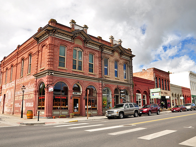 Main Street magic! Jacksonville's historic buildings stand like sentinels of another era, inviting you to step back in time while keeping one foot firmly in delicious modernity.