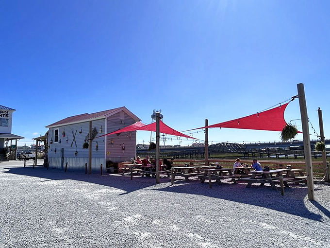 The unassuming exterior of Maine Lobstah Shack proves once again that coastal culinary treasures often hide in the simplest packages.