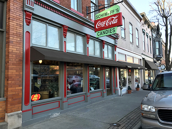 That iconic green and red sign has been stopping sweet-toothed travelers in their tracks for generations. Resistance is futile.