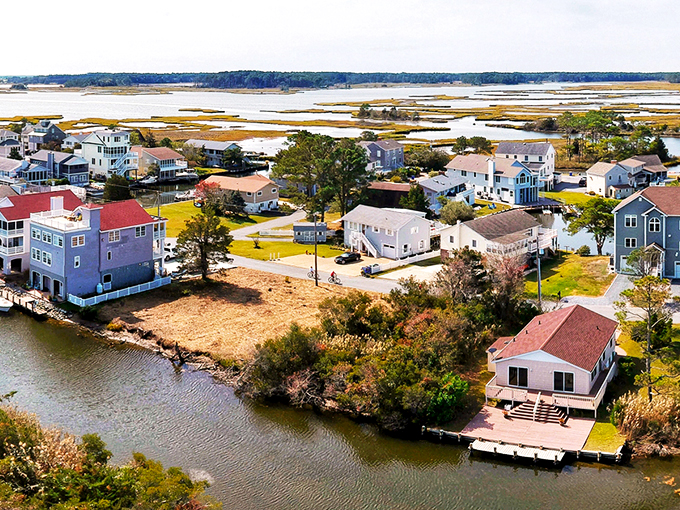Candy-colored beach houses standing like a row of tropical cocktails &ndash; Fenwick Island's architectural rainbow is a feast for the eyes.