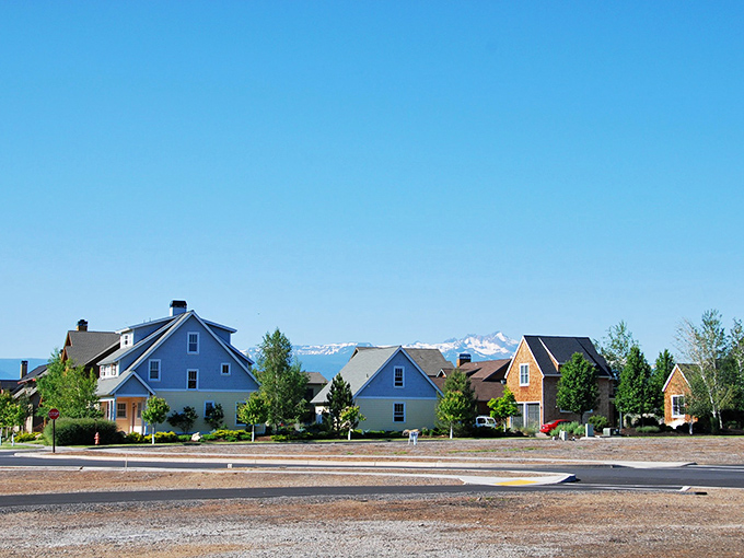 Sisters' Western-themed storefronts stand like a movie set against the breathtaking backdrop of snow-capped Cascade peaks, proving small towns can deliver big views.