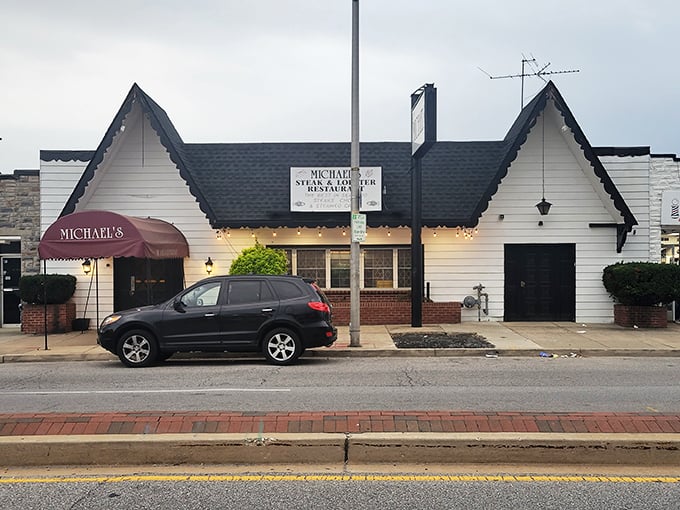 The unassuming exterior of Michael's Steak & Lobster House proves once again that the most extraordinary culinary experiences often hide behind the most ordinary facades.