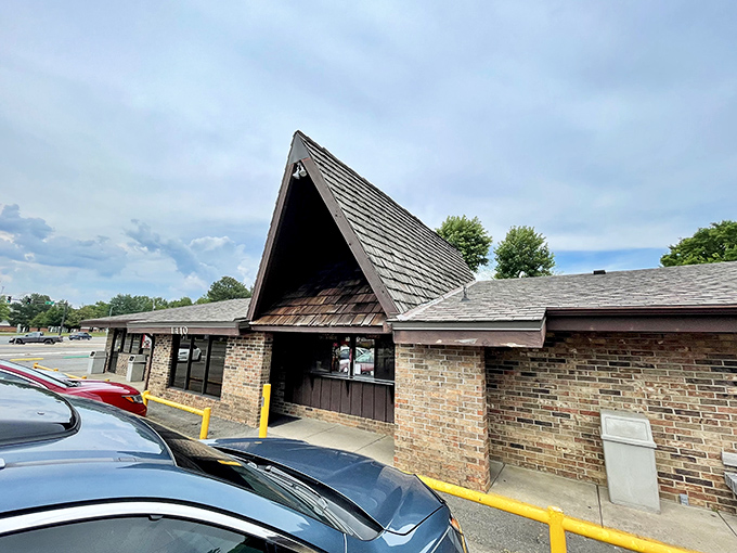 The unassuming exterior of Feltner's Whatta-Burger proves once again that culinary treasures often hide in plain sight, no neon required.