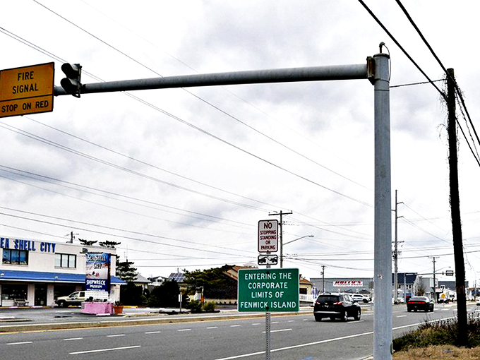 Candy-colored beach houses standing like a row of tropical cocktails – Fenwick Island's architectural rainbow is a feast for the eyes.
