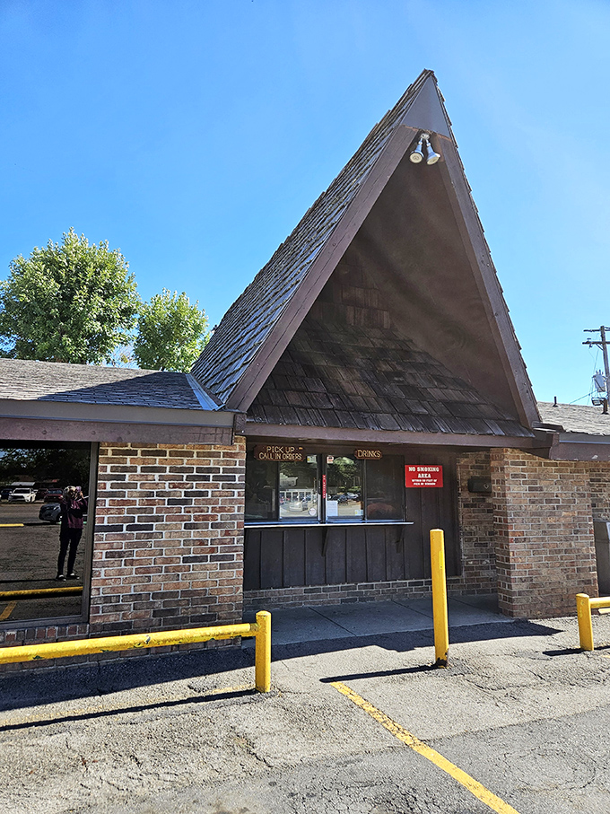 The unassuming exterior of Feltner's Whatta-Burger proves once again that culinary treasures often hide in plain sight, no neon required.