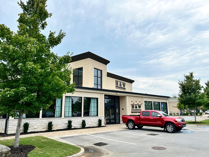 The unassuming exterior of H&W Steakhouse proves once again that the best culinary treasures often hide in plain sight.