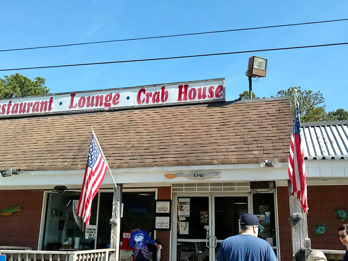 The unassuming exterior of Margie & Ray's might fool you, but those American flags aren't just for show&mdash;they're signaling a patriotic devotion to perfect seafood.