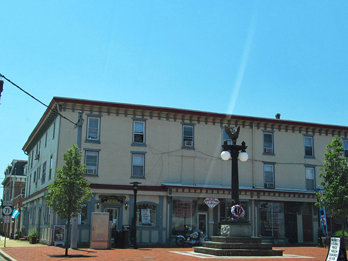 Downtown Middletown's Main Street offers that perfect small-town charm where historic buildings house modern businesses. Like finding an unexpected $20 in your winter coat pocket.