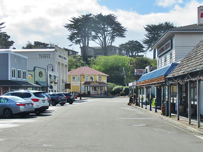 Bandon's waterfront boardwalk offers the perfect spot to contemplate life's big questions&mdash;like why seagulls always eye your food with such judgment.