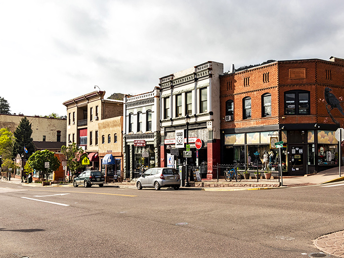 Manitou Springs' historic downtown looks like a movie set where the mountains decided to photobomb every postcard-perfect shot.