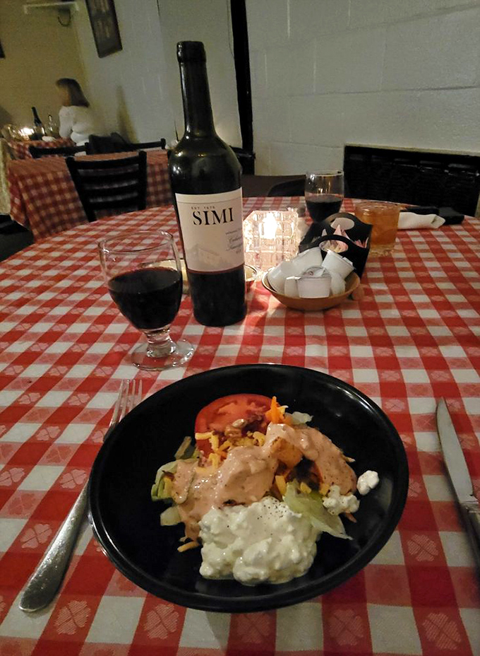 Even the wine seems to know it's in the presence of royalty. Note the perfectly toasted Texas toast standing at attention.