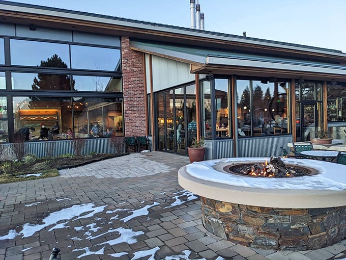 Fire and water create dinner theater at its finest. This outdoor fire feature adds warmth and drama to your pre or post-meal Old Mill District stroll.