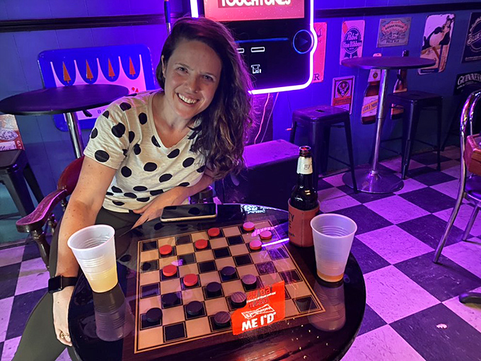 In the battle of wits that is checkers, timing is everything&mdash;much like knowing exactly when to order that next round.