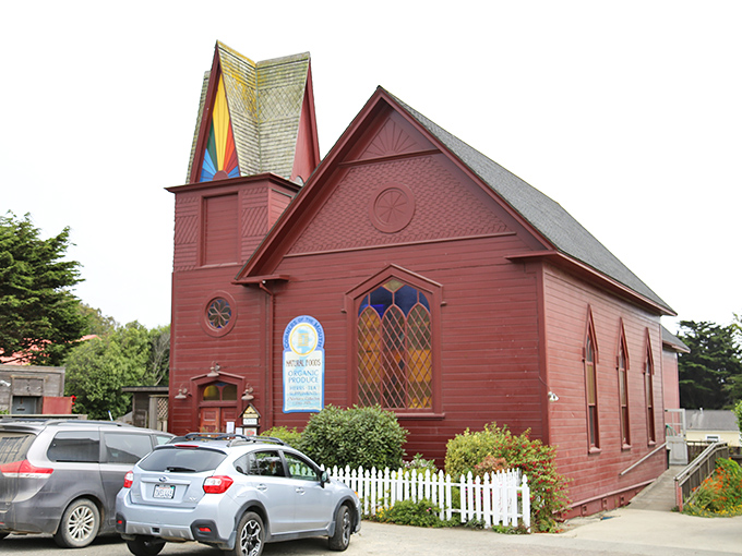 Corners of the Mouth brings vibrant color to Mendocino with its temple-like structure&mdash;possibly the most photogenic health food store in America.