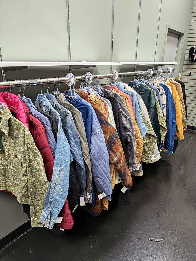 The jacket jackpot! From denim to down, these pre-loved outer layers offer style and warmth without emptying your wallet. Fashion recycling at its finest.