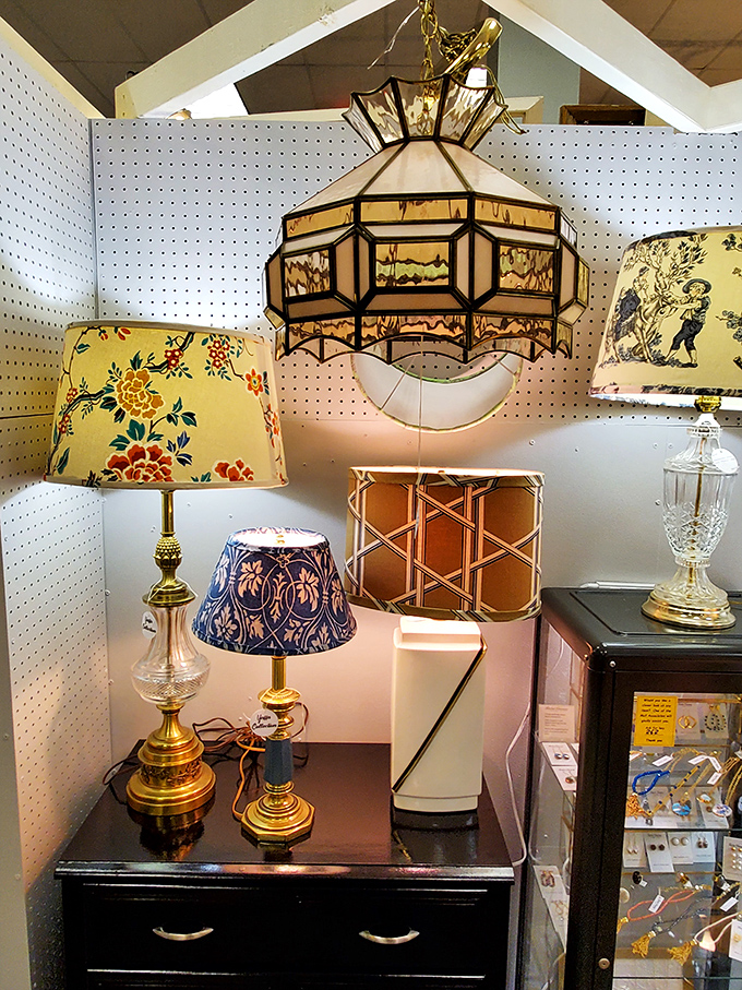 Lampshades that tell stories of evenings before Netflix. That Tiffany-style hanging lamp would make any room feel magical.