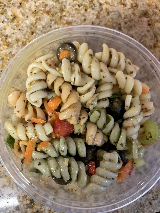 Pasta salad that doesn't just sit on the sidelines. This supporting player deserves its own standing ovation.