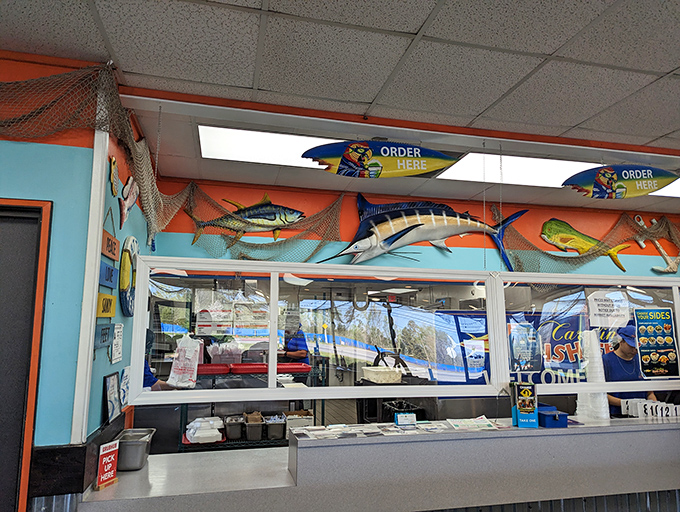 The ordering counter&mdash;where dreams are placed and shortly thereafter fulfilled in the form of perfectly fried seafood treasures.