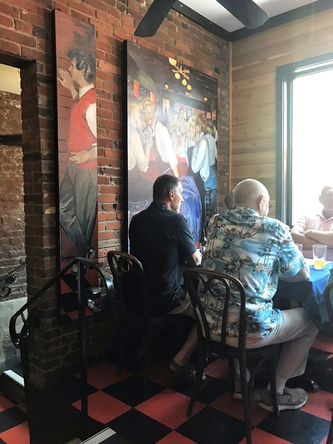 No pretension here&mdash;just people connecting over great food. Notice how nobody's looking at their phones? That's the Tessaro's effect.