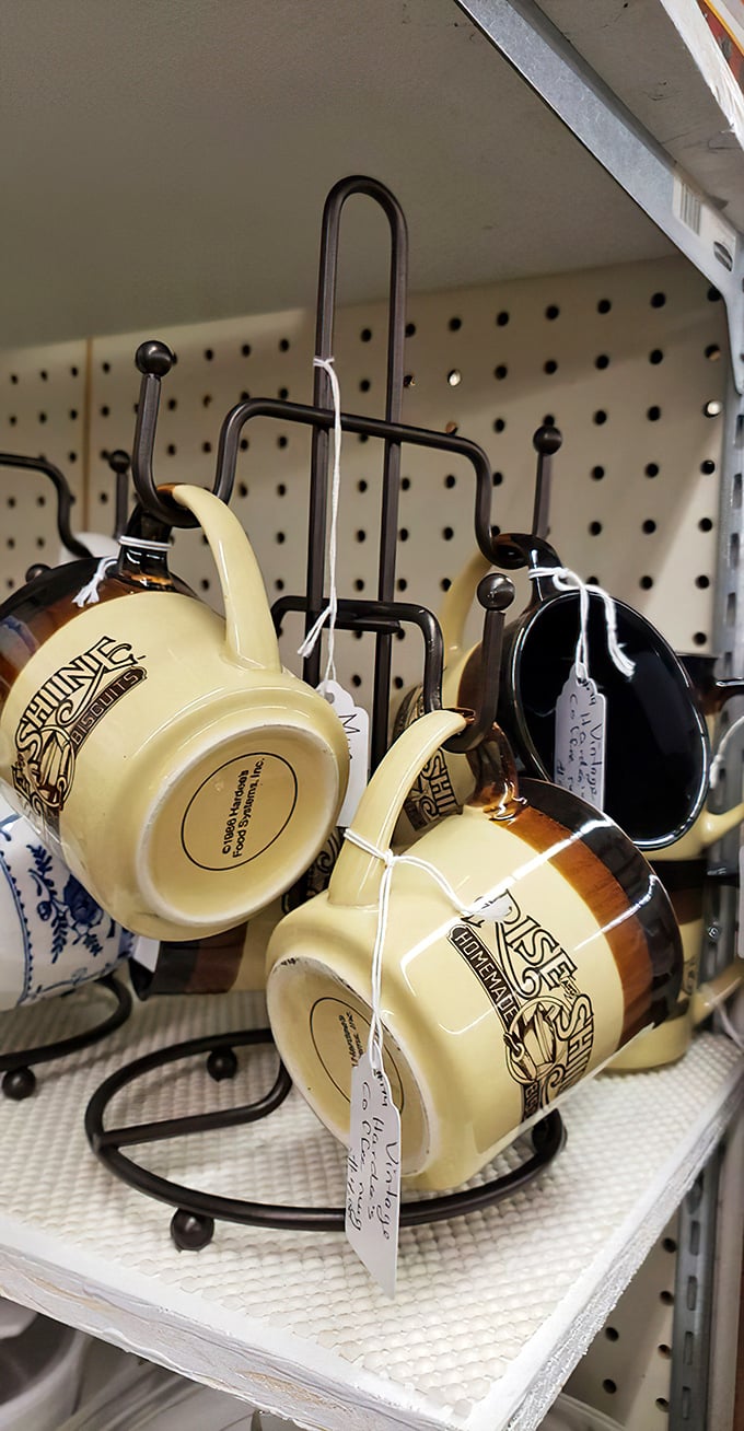 These aren't just mugs&mdash;they're morning companions from a bygone era. The Shining Star pattern practically guarantees your coffee will taste better.