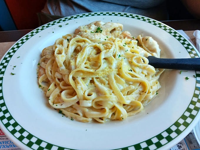 Fettuccine that doesn't just sit on the plate&mdash;it lounges luxuriously in creamy sauce. Proof that diners can nail Italian classics alongside their breakfast specialties.