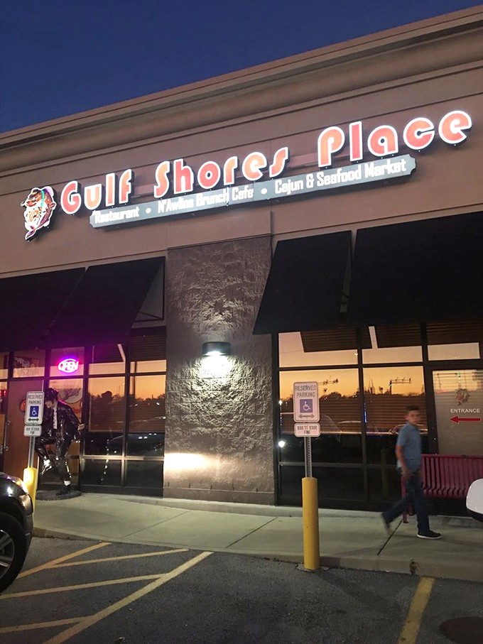 The neon sign glows like a lighthouse beacon for the seafood-starved Midwesterner. "This way to flavor town," it practically whispers.