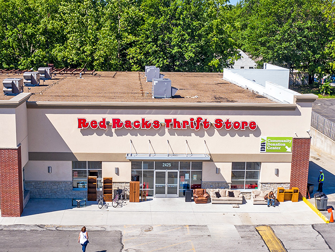 Red Racks' newest location spreads out like a desert mirage of bargains waiting to be discovered.