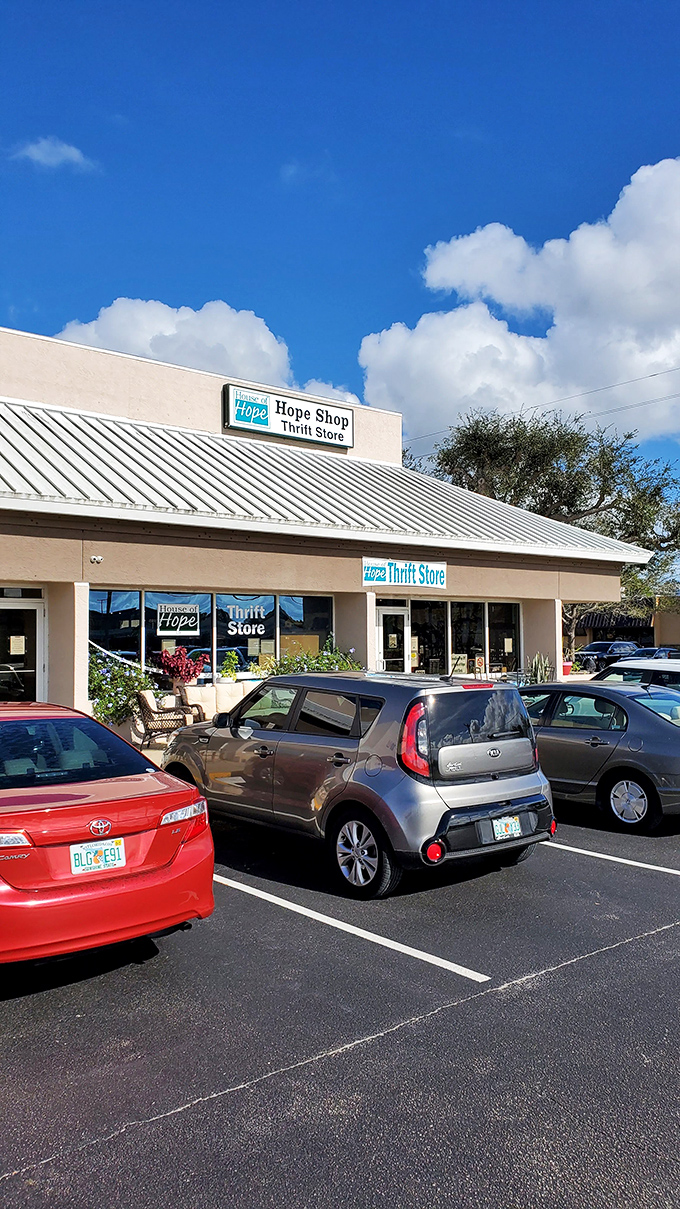 Where Florida's brilliant blue skies perfectly complement the promise of bright shopping discoveries within.