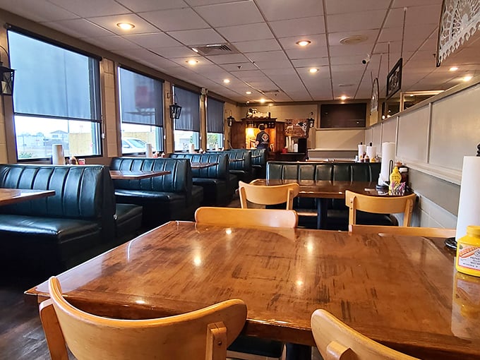 The booths along the wall &ndash; prime real estate for serious eaters who plan to stay awhile and contemplate second helpings.