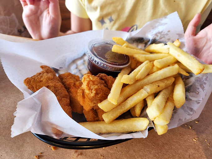 Sometimes even at a legendary seafood joint, the kids (or seafood-averse adults) need chicken tenders and fries&mdash;and L.P. Steamers doesn't phone these in either.