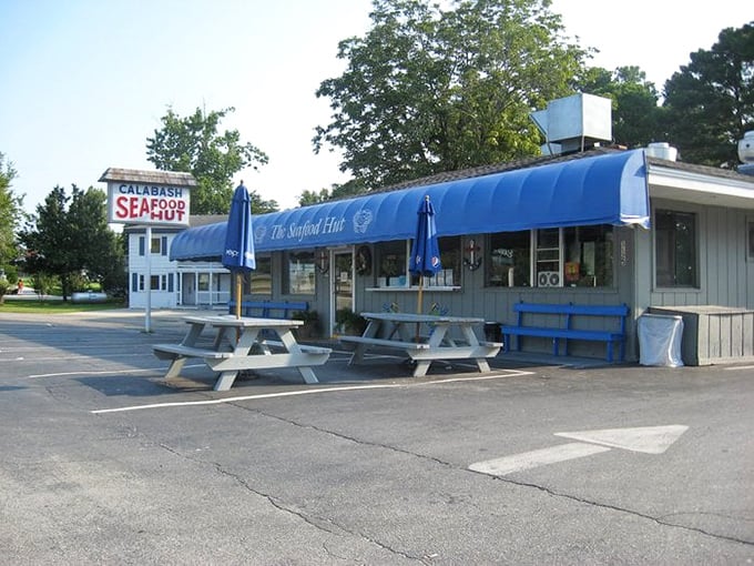 The exterior view with picnic tables means you can enjoy your bounty while breathing in that fresh coastal air&mdash;seafood with a side of sunshine.