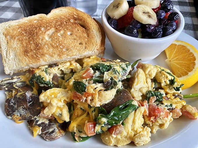 A scramble that actually makes eating vegetables before noon feel like an indulgence rather than a virtue signal.