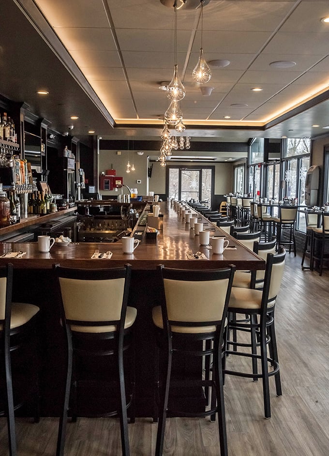 The bar area gleams with promise, like finding an oasis after wandering through a desert of mediocre dining establishments.