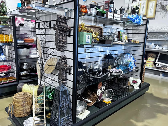 This treasure trove of kitchenware proves one shopper's "no longer sparks joy" becomes another's "where have you been all my life?"