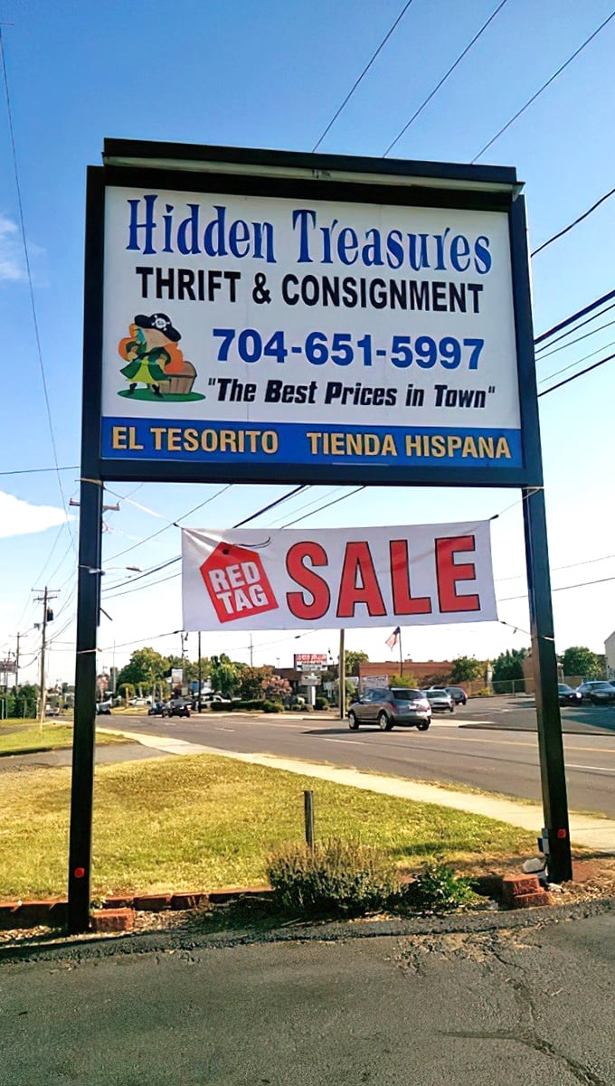 The bilingual sign perfectly captures this store's superpower: bringing diverse communities together through the universal language of bargains.