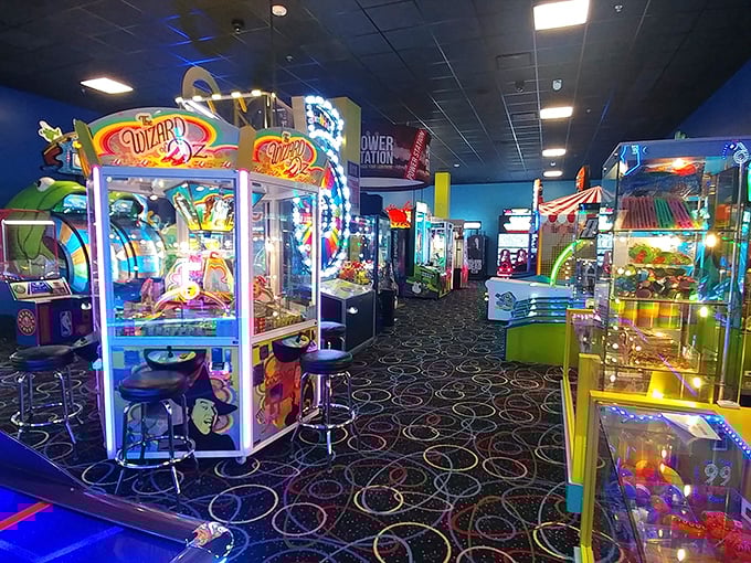 Lights, sounds, action! The arcade area transforms waiting time into playing time with games that keep the competitive spirit alive between races.