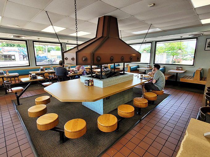 The best conversations happen over coneys. These booths have heard everything from first dates to retirement plans&mdash;all accompanied by the sound of satisfied munching.