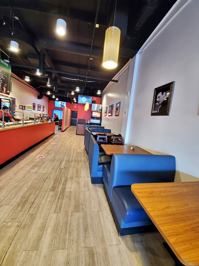 Modern, clean lines with pops of color create the perfect backdrop for the real star&mdash;the food. No distractions, just focus on what matters.