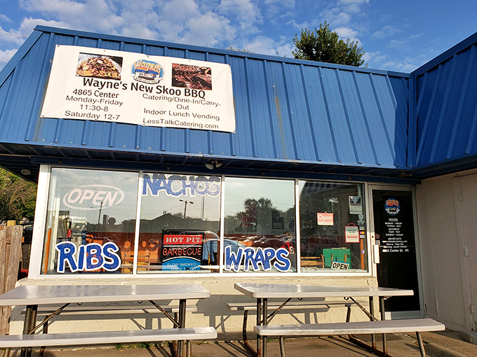 Outdoor picnic tables for those who can't wait to get home before diving in. Fresh air makes the perfect accompaniment to smoke-kissed meat.