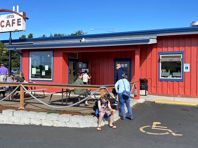 The outdoor waiting area where anticipation builds and the aroma of breakfast teases your senses. Worth every minute of the wait, even in typical Oregon weather.