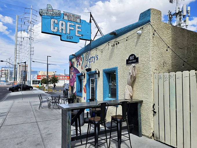 Chips and salsa: the opening act that sets the tone for everything to follow. Judge a Mexican restaurant by this duo, and Letty's passes with flying colors.